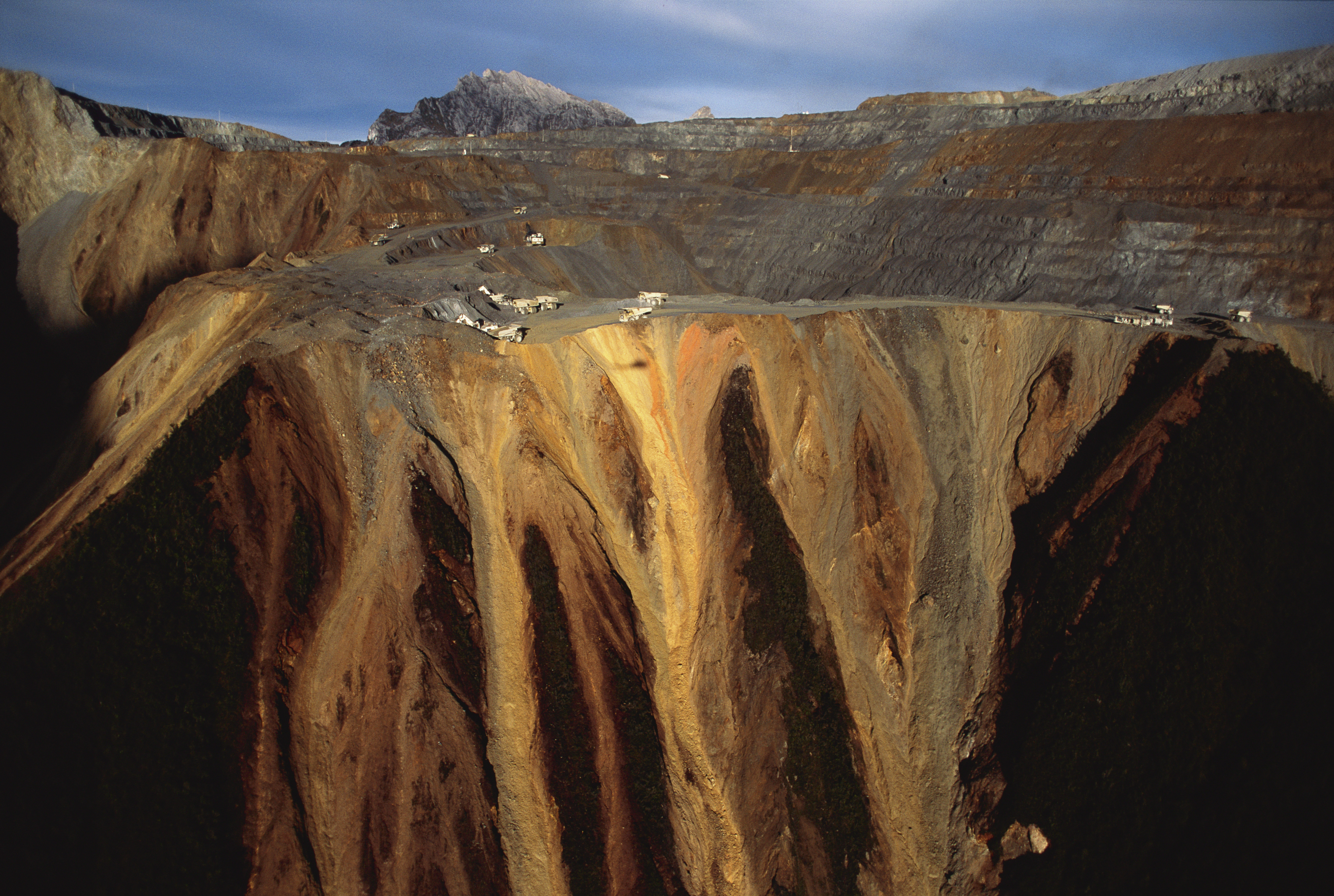 The Environmental Disaster That is the Gold Industry - The 13,000-foot ...